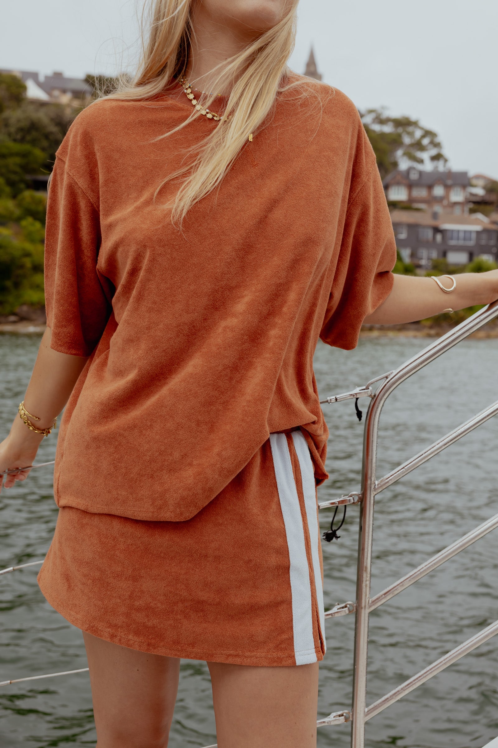Luna Lane || Mason Tee - Rust – harlowst